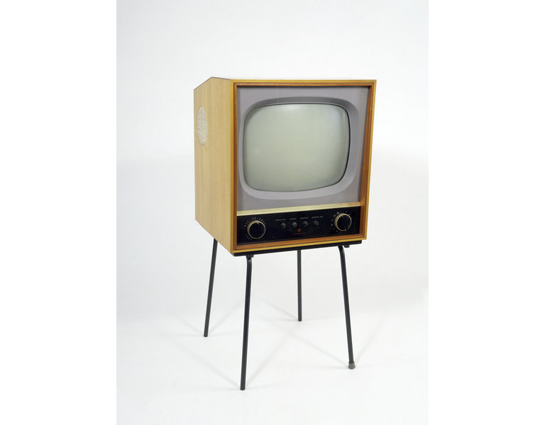 Old TV. Name plate missing? What is the model? : r/whatisthisthing