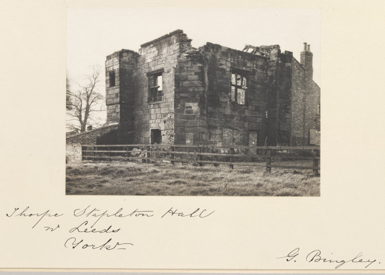 File:Ruins of Thorpe Stapleton Hall, near Leeds, West Yorkshire (O58084 ...